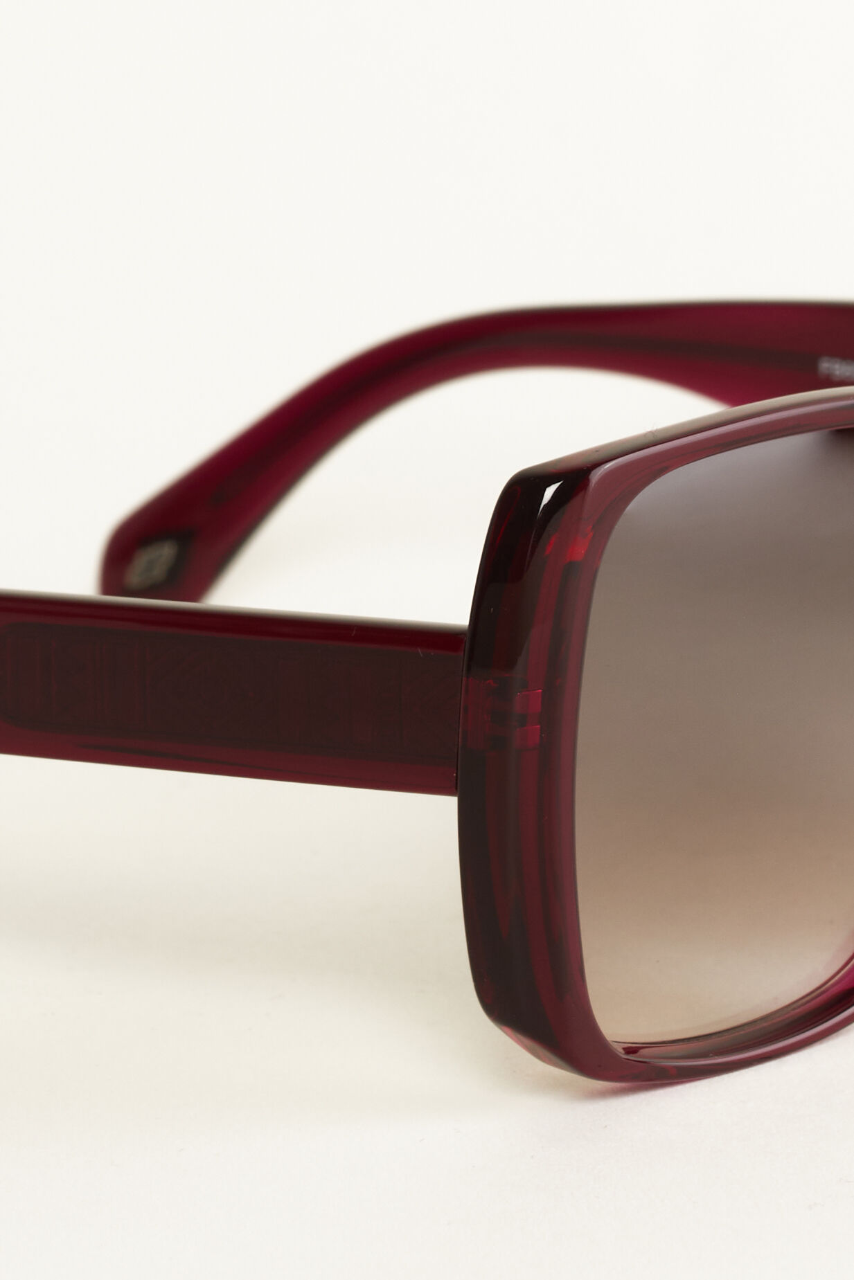 Sunglasses Leslie Pink // ba&sh