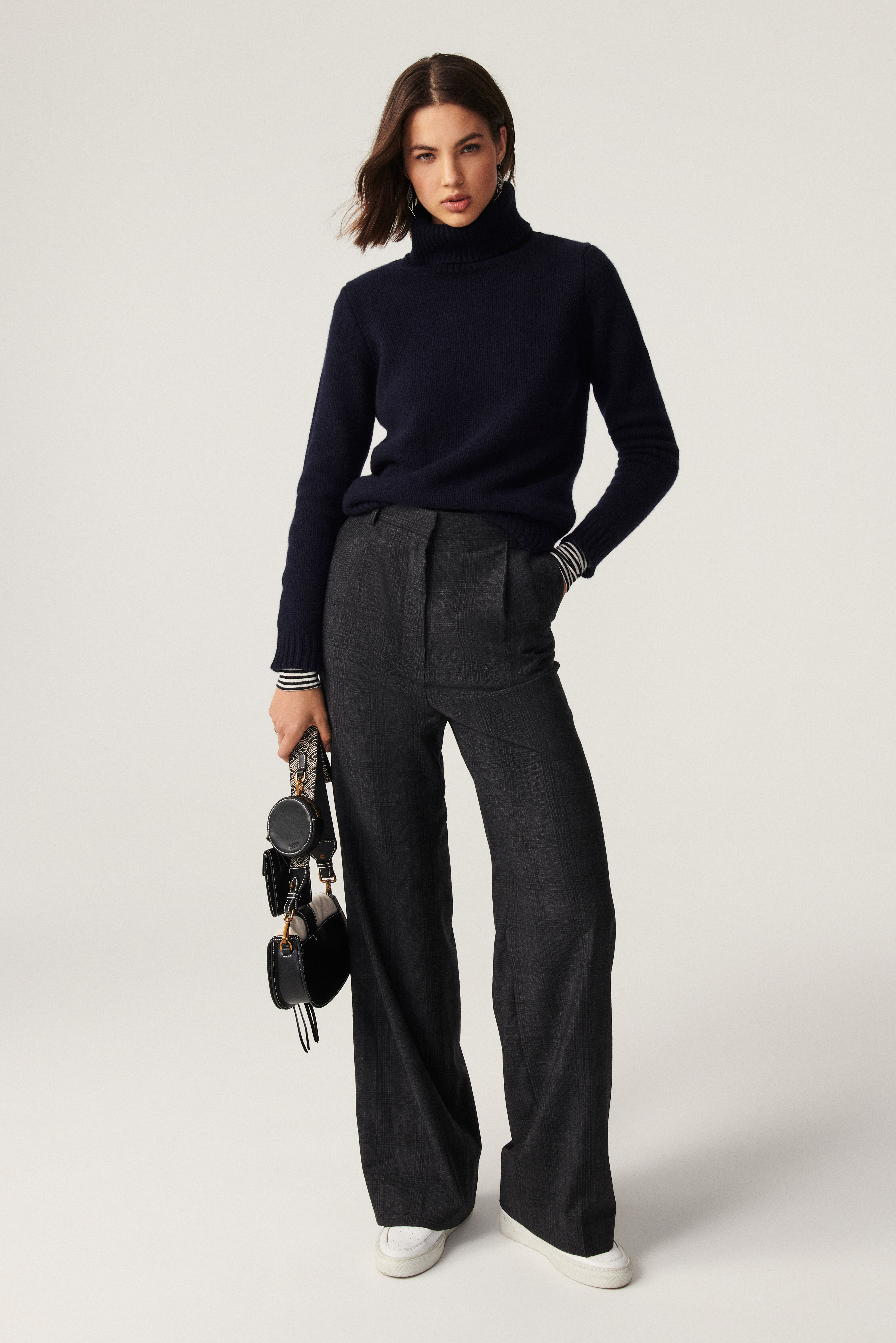 navy ba&sh sweater • Women's sweater, V-neck sweater, backless sweater